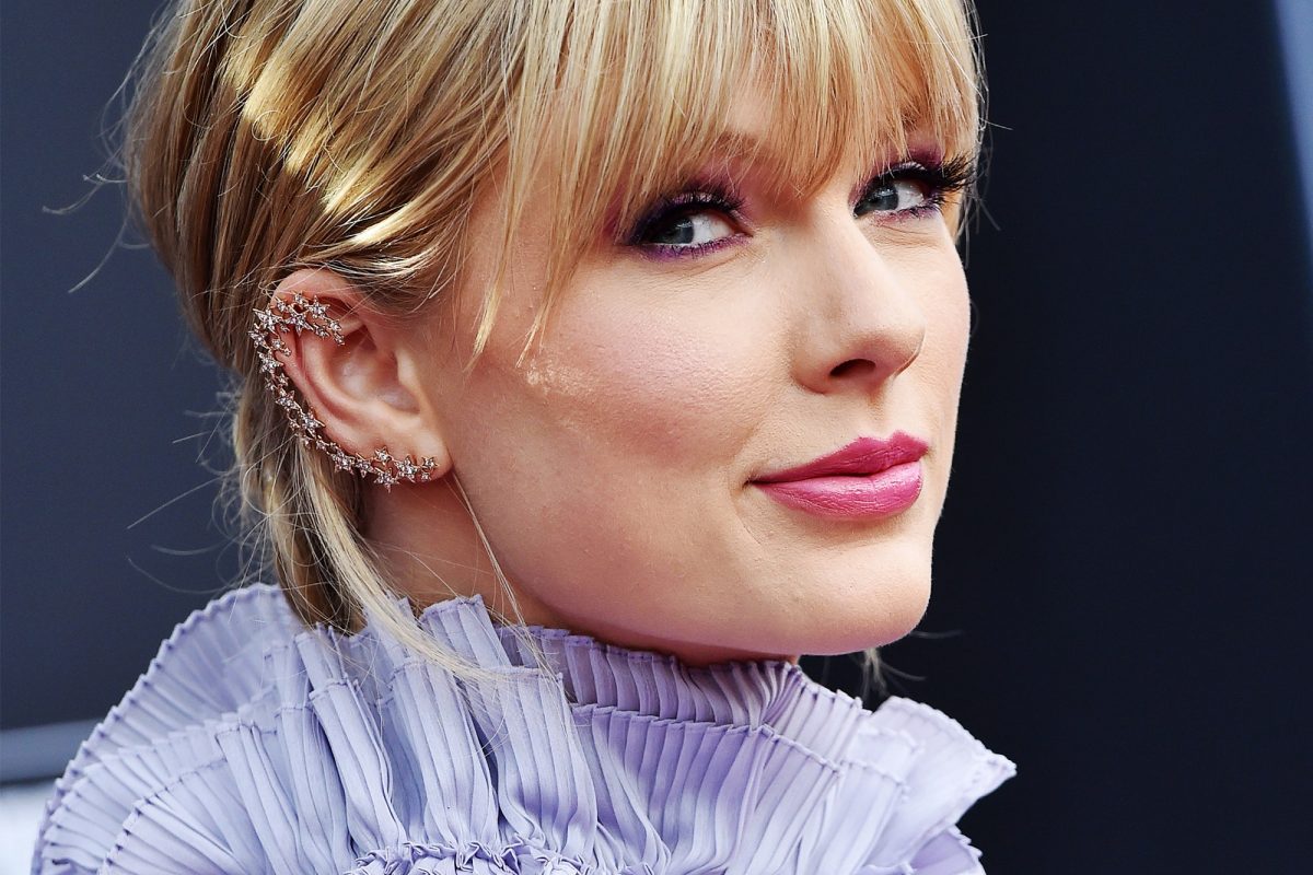 Taylor Swift | Latest Songs, Boyfriend, Net Worth, Tours | CitizenSide