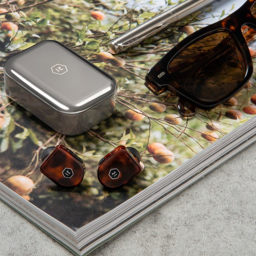 15 Best Wireless Earbuds For Easy Listening | CitizenSide