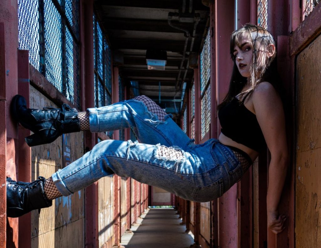 Grunge Aesthetic: History, Types, and How to Look Fashionably Unkempt ...