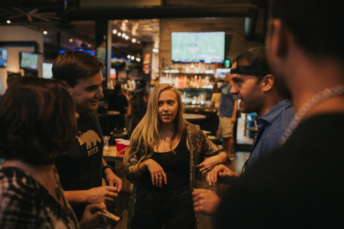 The Ultimate Guide on Do's and Don'ts of Bar Hopping | CitizenSide