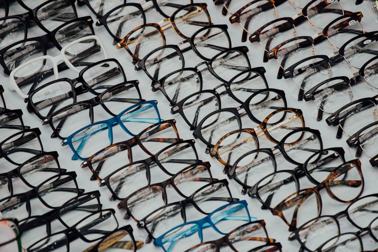 Your Comprehensive Guide To Eyeglass Lens Coating | CitizenSide